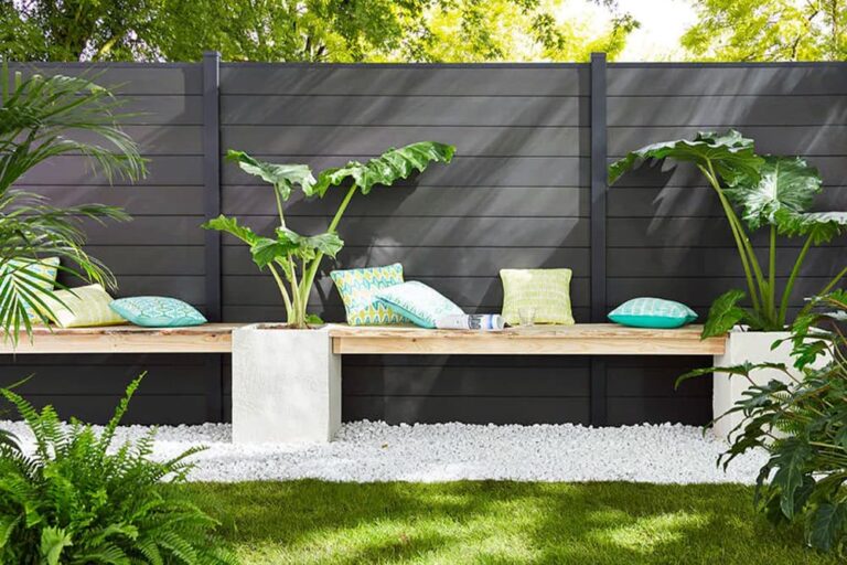 Nos conseils pour décorer votre palissade en bois - TerrasseBois